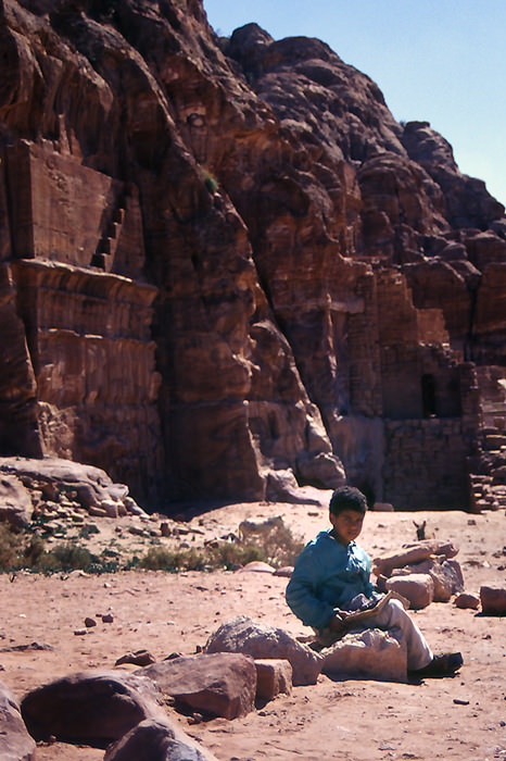 [Petra, Jordan] Boy In Petra | Photo by awazo.com