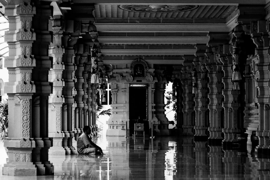 [Seremban, Malaysia] Shiny Floor In A Hindu Temple | Photo by awazo.com