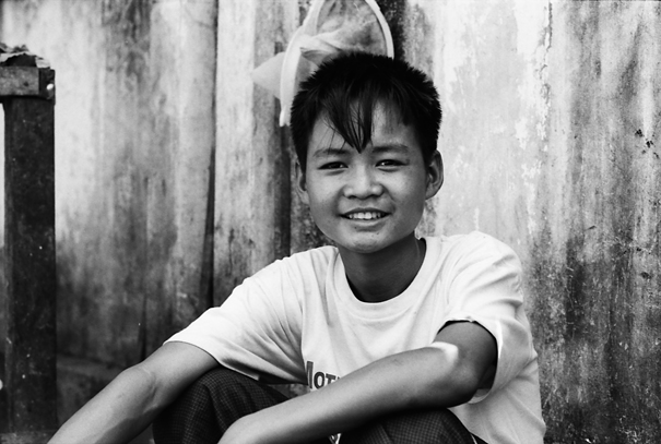 [Yangon, Myanmar] Bashful Young Peddler | Photo by awazo.com