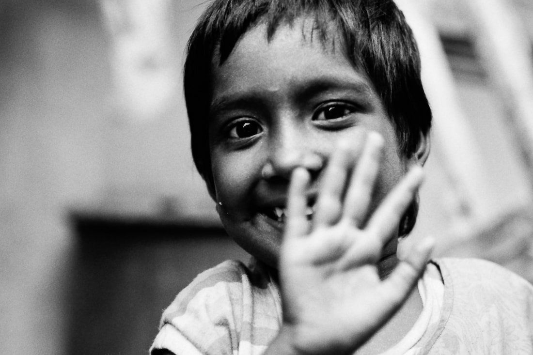 [Mumbai, India] Bashful Kid | Photo by awazo.com