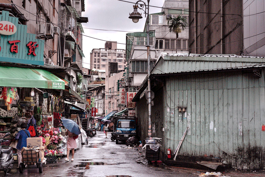[Wanhua District, Taipei] Wet Alley In Wanhua District | Photo with ...