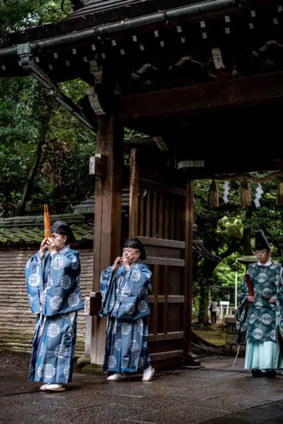 Man Playing Sho [Tokyo] Stroll, Photo and Essay by Tetsu Ozawa