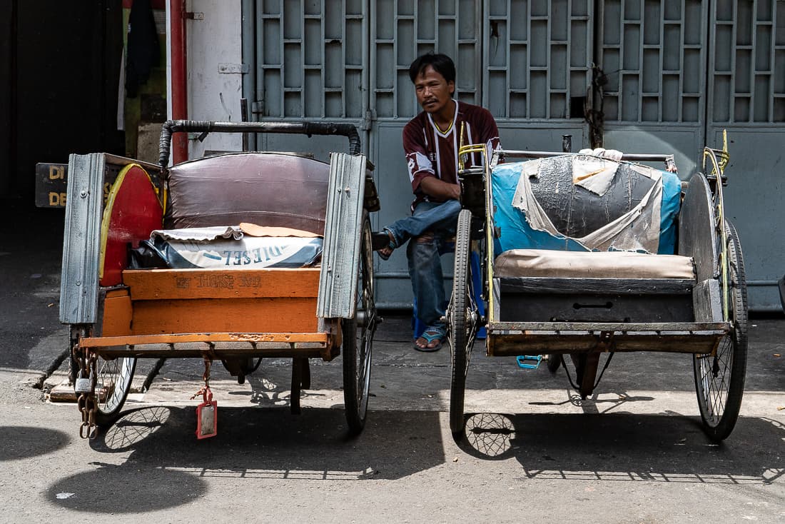 [Indonesia] Becak Parked By The Roadside | Travel, Photo and Essay by ...